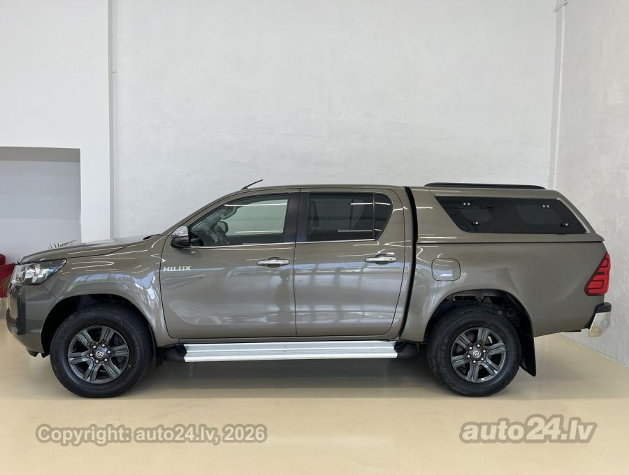 Brown Toyota Hilux 2021 in Rakvere, with an engine capacity of 2.80 L and mileage of 142 thousand km for 40490 €, photo 4 on AUTOMOTO.COM.LV