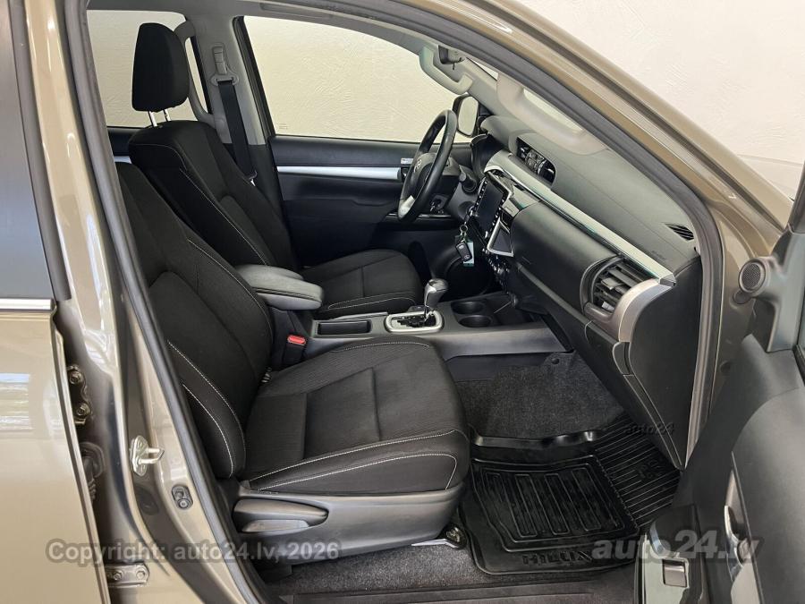 Brown Toyota Hilux 2021 in Rakvere, with an engine capacity of 2.80 L and mileage of 142 thousand km for 40490 €, photo 6 on AUTOMOTO.COM.LV