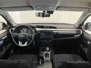 Brown Toyota Hilux 2021 in Rakvere, with an engine capacity of 2.80 L and mileage of 142 thousand km for 40490 €, photo 8 on AUTOMOTO.COM.LV