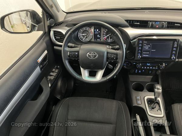 Brown Toyota Hilux 2021 in Rakvere, with an engine capacity of 2.80 L and mileage of 142 thousand km for 40490 €, photo 8 on AUTOMOTO.COM.LV