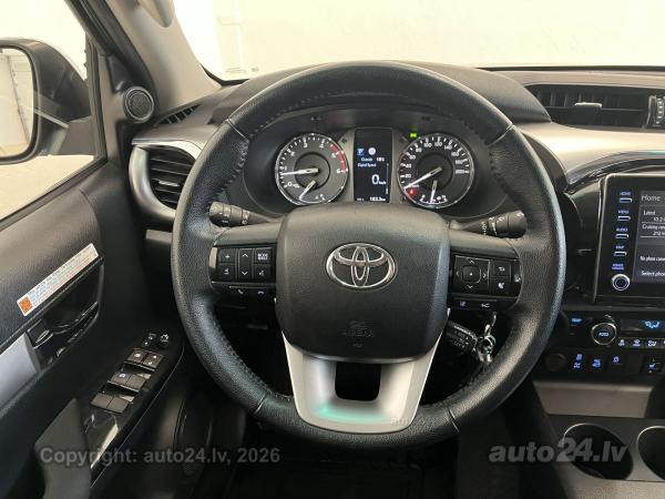 Brown Toyota Hilux 2021 in Rakvere, with an engine capacity of 2.80 L and mileage of 142 thousand km for 40490 €, photo 9 on AUTOMOTO.COM.LV