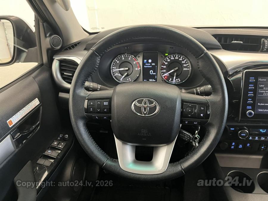 Brown Toyota Hilux 2021 in Rakvere, with an engine capacity of 2.80 L and mileage of 142 thousand km for 40490 €, photo 10 on AUTOMOTO.COM.LV