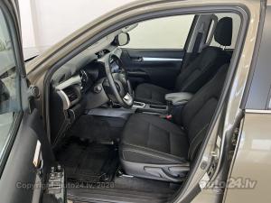 Brown Toyota Hilux 2021 in Rakvere, with an engine capacity of 2.80 L and mileage of 142 thousand km for 40490 €, photo 12 on AUTOMOTO.COM.LV