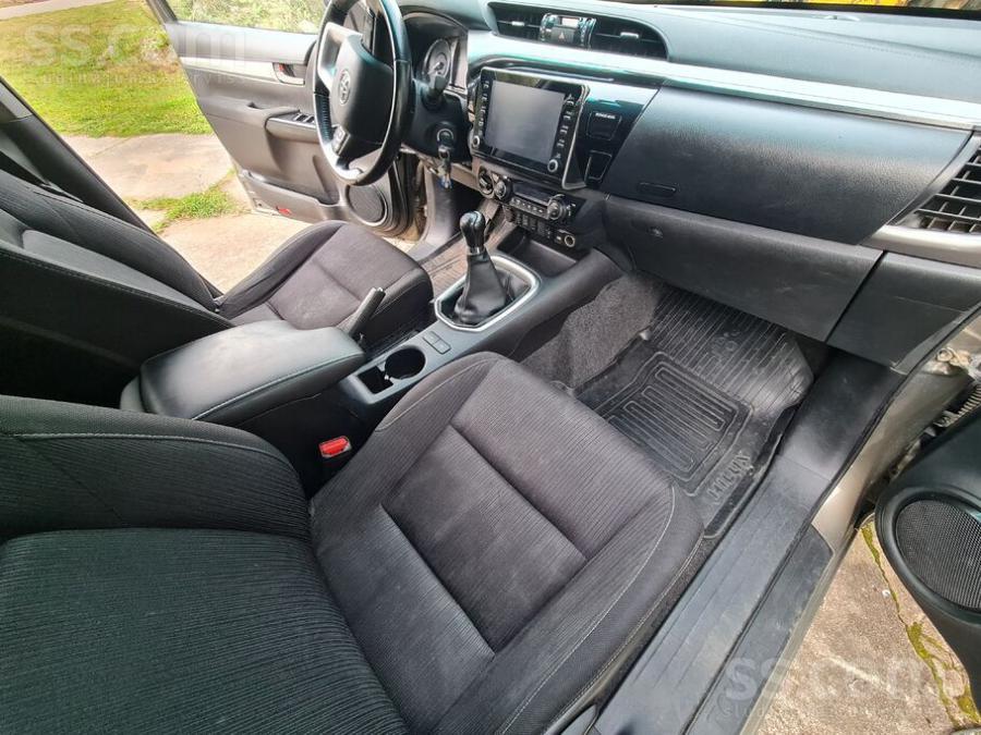 Brūns Toyota Hilux 2022 Rīga, ar dzinēja tilpumu 2.80 L un nobraukumu 145 tūkst. km par 32000 €, foto 12 vietnē AUTOMOTO.COM.LV