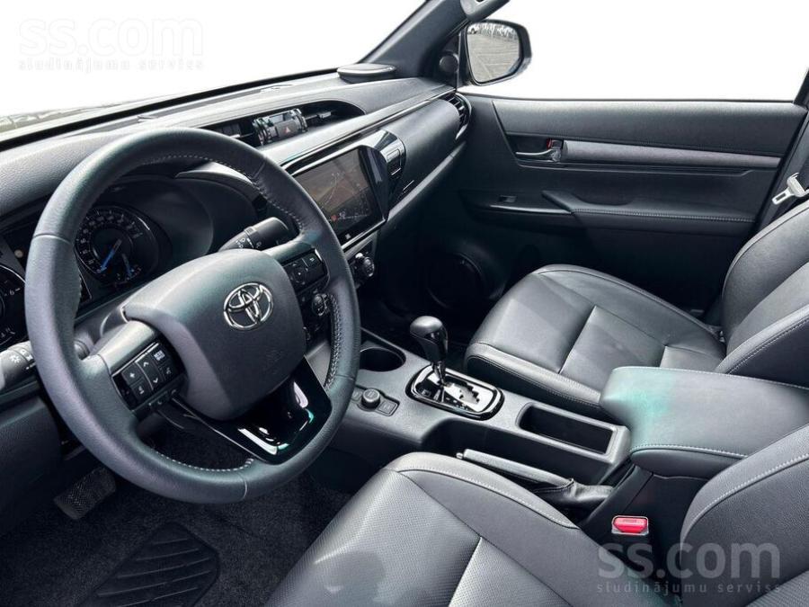 Brūns Toyota Hilux 2025 Rīga, ar dzinēja tilpumu 2.80 L un nobraukumu 3 tūkst. km par 54990 €, foto 11 vietnē AUTOMOTO.COM.LV