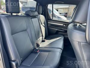 Brown Toyota Hilux 2025 in Liepaja, with an engine capacity of 2.80 L and mileage of 22 thousand km for 51300 €, photo 16 on AUTOMOTO.COM.LV