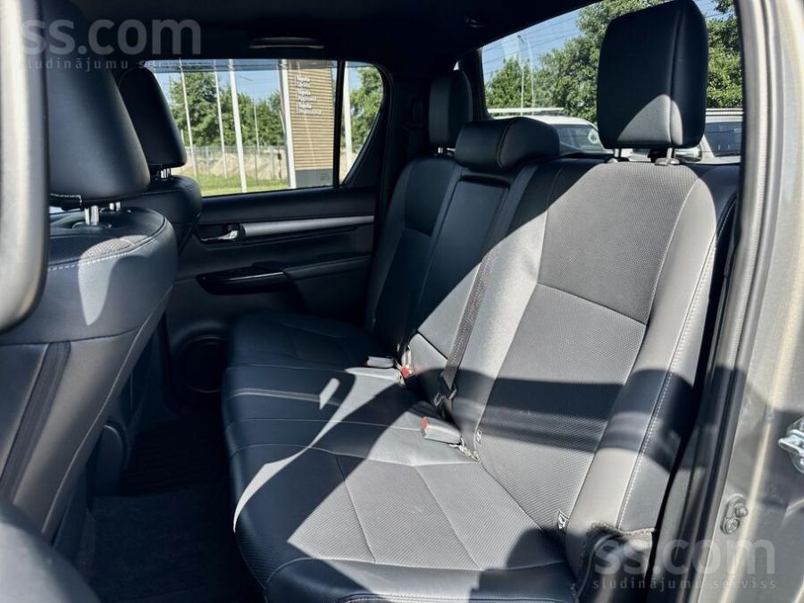 Brown Toyota Hilux 2025 in Liepaja, with an engine capacity of 2.80 L and mileage of 22 thousand km for 51300 €, photo 18 on AUTOMOTO.COM.LV