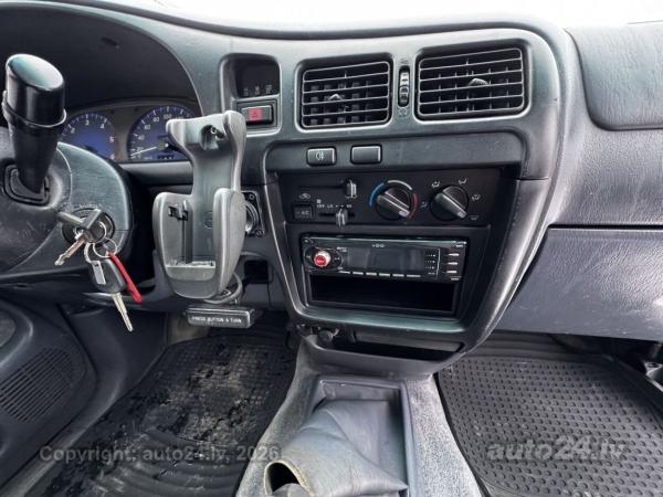 Toyota Hilux 2004 Hāpsalu, ar dzinēja tilpumu 2.50 L un nobraukumu 304 tūkst. km par 10900 €, foto 9 vietnē AUTOMOTO.COM.LV