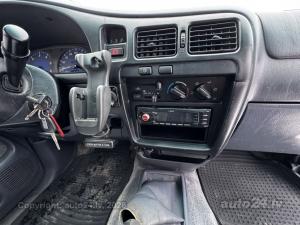 Toyota Hilux 2004 Hāpsalu, ar dzinēja tilpumu 2.50 L un nobraukumu 304 tūkst. km par 10900 €, foto 9 vietnē AUTOMOTO.COM.LV