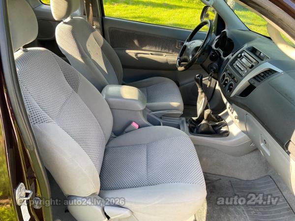 Toyota Hilux 2007 in Kilingi-Nomme, with an engine capacity of 2.50 L and mileage of 367 thousand km for 9990 €, photo 7 on AUTOMOTO.COM.LV