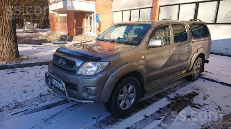 Toyota Hilux 2011 in Riga, with an engine capacity of 3.00 L and mileage of 448 thousand km for 12100 €, photo 1 on AUTOMOTO.COM.LV