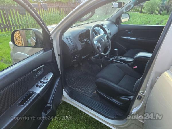 Toyota Hilux 2014 in Tallinn, with an engine capacity of 3.00 L and mileage of 389 thousand km for 17500 €, photo 10 on AUTOMOTO.COM.LV