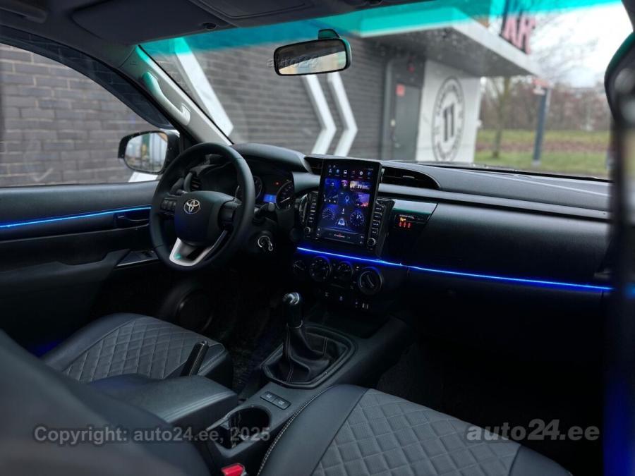 Toyota Hilux 2018 in Tallinn, with an engine capacity of 2.40 L and mileage of 158 thousand km for 33900 €, photo 14 on AUTOMOTO.COM.LV