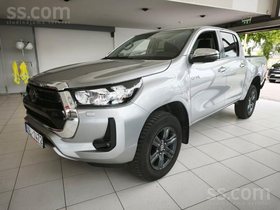 Toyota Hilux 2023 in Riga, with an engine capacity of 2.80 L and mileage of 105 thousand km for 36400 €, photo 1 on AUTOMOTO.COM.LV