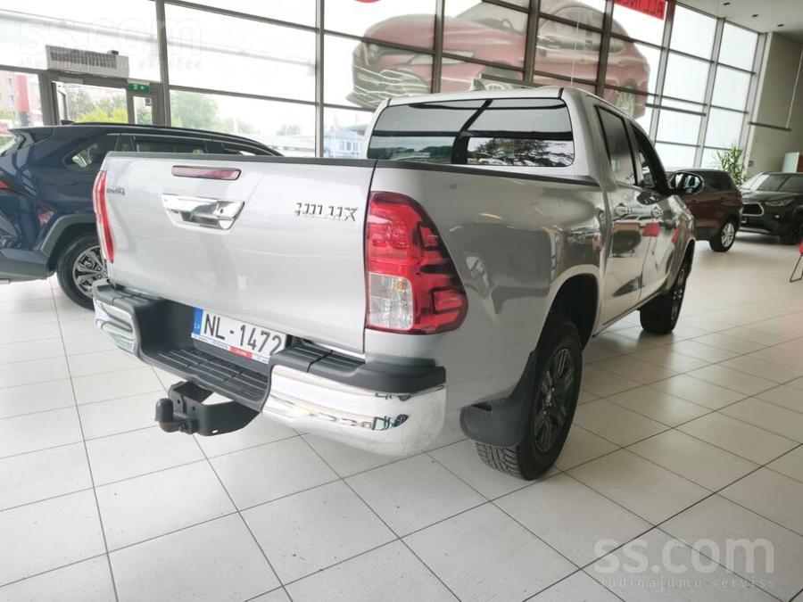 Toyota Hilux 2023 in Riga, with an engine capacity of 2.80 L and mileage of 105 thousand km for 36400 €, photo 3 on AUTOMOTO.COM.LV