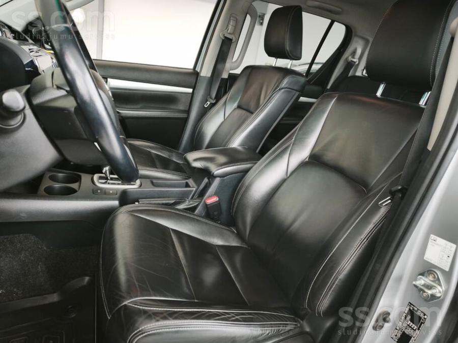 Toyota Hilux 2023 in Riga, with an engine capacity of 2.80 L and mileage of 105 thousand km for 36400 €, photo 10 on AUTOMOTO.COM.LV