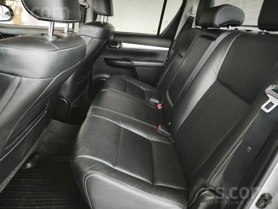 Toyota Hilux 2023 in Riga, with an engine capacity of 2.80 L and mileage of 105 thousand km for 36400 €, photo 12 on AUTOMOTO.COM.LV