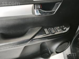Toyota Hilux 2023 in Riga, with an engine capacity of 2.80 L and mileage of 105 thousand km for 36400 €, photo 15 on AUTOMOTO.COM.LV