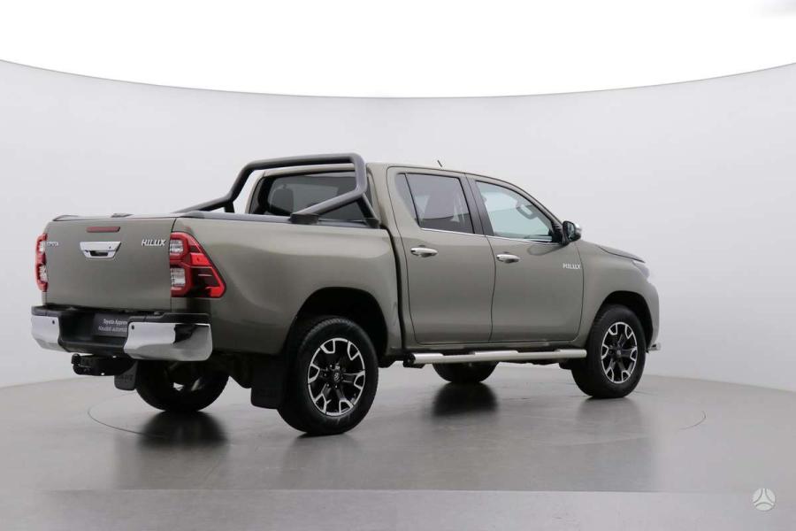 Zaļš Toyota Hilux 2020 Viļņa, ar dzinēja tilpumu 2.76 L un nobraukumu 74 tūkst. km par 39900 €, foto 3 vietnē AUTOMOTO.COM.LV