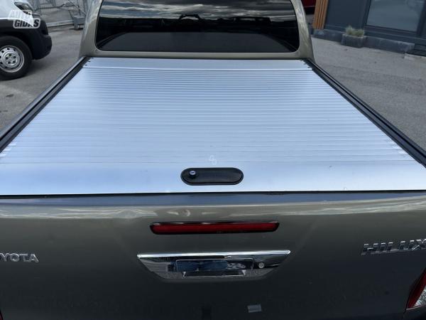 Зеленый Тойота Хайлюкс 2023 в Авиженяй, объемом двигателя 2.80 л и пробегом 150 тыс. км за 35950 €, фото 7 на AUTOMOTO.COM.LV
