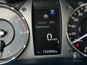 Зеленый Тойота Хайлюкс 2023 в Авиженяй, объемом двигателя 2.80 л и пробегом 150 тыс. км за 35950 €, фото 11 на AUTOMOTO.COM.LV