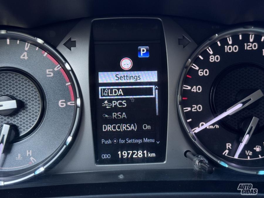 Зеленый Тойота Хайлюкс 2023 в Авиженяй, объемом двигателя 2.80 л и пробегом 197 тыс. км за 33500 €, фото 12 на AUTOMOTO.COM.LV