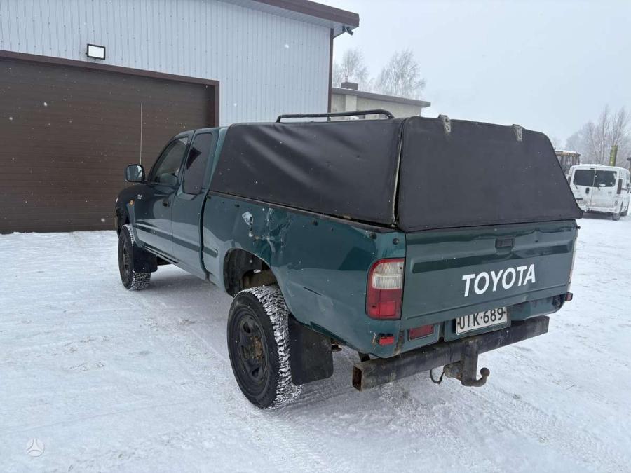 Green Toyota Hilux 1999 in Kelme, with an engine capacity of 2.44 L and mileage of 400 thousand km for 3750 €, photo 7 on AUTOMOTO.COM.LV