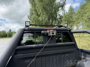 Green Toyota Hilux 2011 in Valka, with an engine capacity of 3.00 L and mileage of 280 thousand km for 13400 €, photo 10 on AUTOMOTO.COM.LV