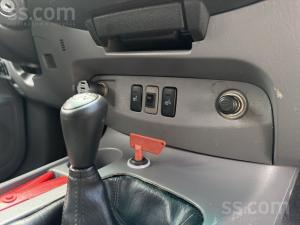 Green Toyota Hilux 2011 in Valka, with an engine capacity of 3.00 L and mileage of 280 thousand km for 13400 €, photo 17 on AUTOMOTO.COM.LV