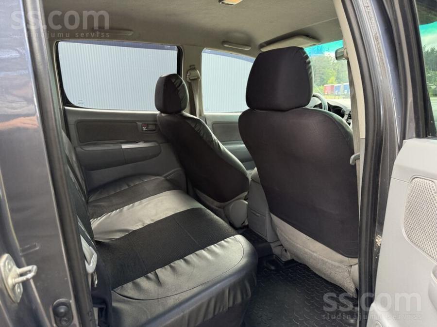 Green Toyota Hilux 2011 in Valka, with an engine capacity of 3.00 L and mileage of 280 thousand km for 13400 €, photo 19 on AUTOMOTO.COM.LV