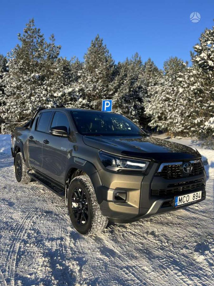 Green Toyota Hilux 2021 in Kupiskis, with an engine capacity of 2.76 L and mileage of 100 thousand km for 42350 €, photo 1 on AUTOMOTO.COM.LV