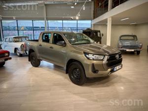 Green Toyota Hilux 2021 in Dobele, with an engine capacity of 2.40 L and mileage of 134 thousand km for 27550 €, photo  on AUTOMOTO.COM.LV