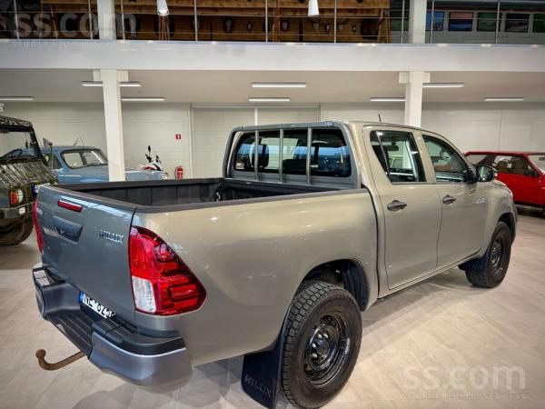 Green Toyota Hilux 2021 in Dobele, with an engine capacity of 2.40 L and mileage of 134 thousand km for 27550 €, photo 3 on AUTOMOTO.COM.LV