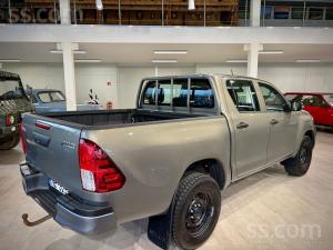 Green Toyota Hilux 2021 in Dobele, with an engine capacity of 2.40 L and mileage of 134 thousand km for 27550 €, photo 4 on AUTOMOTO.COM.LV