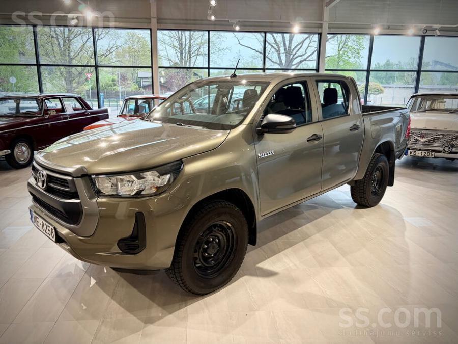Green Toyota Hilux 2021 in Dobele, with an engine capacity of 2.40 L and mileage of 134 thousand km for 27550 €, photo 8 on AUTOMOTO.COM.LV