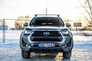 Zaļš Toyota Hilux 2022 Rīga, ar dzinēja tilpumu 2.80 L un nobraukumu 113 tūkst. km par 40990 €, foto 3 vietnē AUTOMOTO.COM.LV