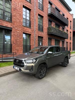 Green Toyota Hilux 2022 in Riga, with an engine capacity of 2.40 L and mileage of 187 thousand km for 27500 €, photo  on AUTOMOTO.COM.LV