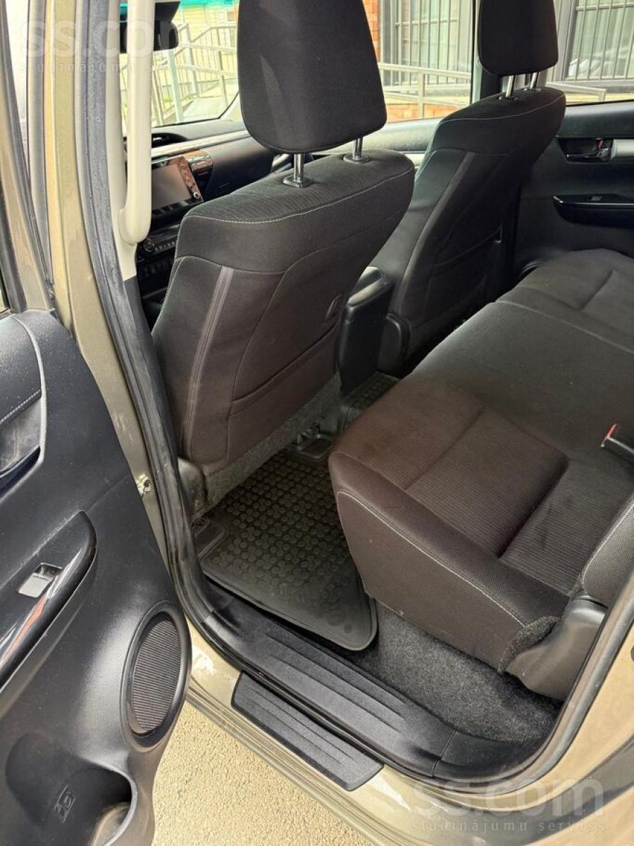 Zaļš Toyota Hilux 2022 Rīga, ar dzinēja tilpumu 2.40 L un nobraukumu 187 tūkst. km par 27500 €, foto 7 vietnē AUTOMOTO.COM.LV