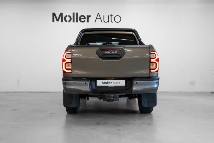 Zaļš Toyota Hilux 2022 Viļņa, ar dzinēja tilpumu 2.80 L un nobraukumu 86 tūkst. km par 38900 €, foto 7 vietnē AUTOMOTO.COM.LV