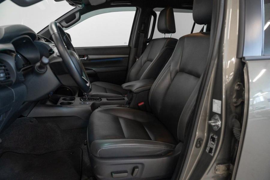 Zaļš Toyota Hilux 2022 Viļņa, ar dzinēja tilpumu 2.80 L un nobraukumu 86 tūkst. km par 38900 €, foto 8 vietnē AUTOMOTO.COM.LV