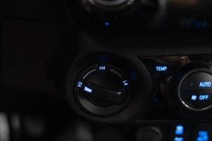 Zaļš Toyota Hilux 2022 Viļņa, ar dzinēja tilpumu 2.80 L un nobraukumu 86 tūkst. km par 38900 €, foto 19 vietnē AUTOMOTO.COM.LV