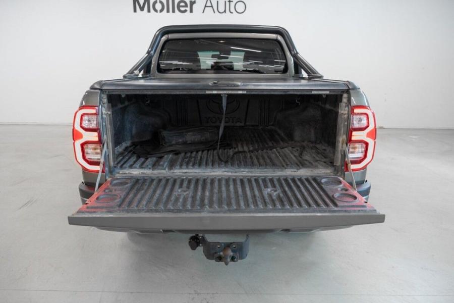 Zaļš Toyota Hilux 2022 Viļņa, ar dzinēja tilpumu 2.80 L un nobraukumu 86 tūkst. km par 38900 €, foto 22 vietnē AUTOMOTO.COM.LV