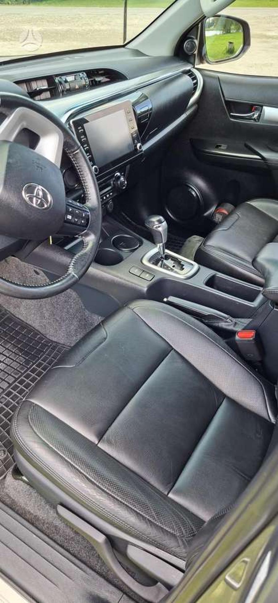 Green Toyota Hilux 2023 in Kelme, with an engine capacity of 2.39 L and mileage of 113 thousand km for 37000 €, photo 8 on AUTOMOTO.COM.LV