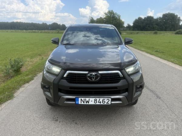 Zaļš Toyota Hilux 2024 Cēsis, ar dzinēja tilpumu 2.80 L un nobraukumu 105 tūkst. km par 41283 €, foto 2 vietnē AUTOMOTO.COM.LV
