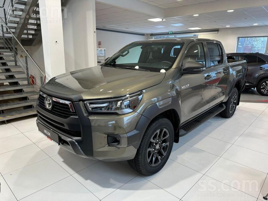 Zaļš Toyota Hilux 2026 Jēkabpils, ar dzinēja tilpumu 2.80 L un nobraukumu 10 tūkst. km par 53700 €, foto 1 vietnē AUTOMOTO.COM.LV