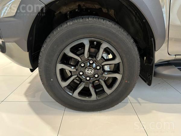 Zaļš Toyota Hilux 2026 Jēkabpils, ar dzinēja tilpumu 2.80 L un nobraukumu 10 tūkst. km par 53700 €, foto 8 vietnē AUTOMOTO.COM.LV