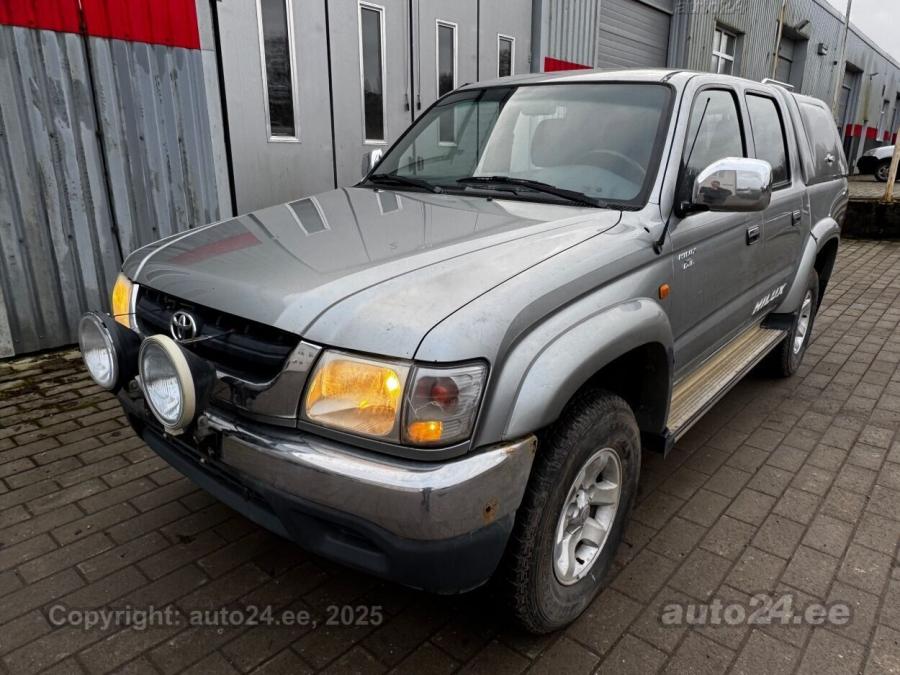 Grey Toyota Hilux 2004 in Haapsalu, with an engine capacity of 2.50 L and mileage of 303 thousand km for 9920 €, photo 1 on AUTOMOTO.COM.LV