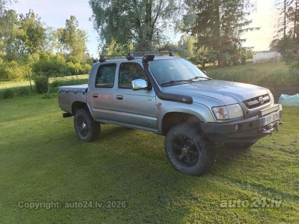 Grey Toyota Hilux 2004 in Paide, with an engine capacity of 2.50 L and mileage of 269 thousand km for 19999 €, photo 7 on AUTOMOTO.COM.LV