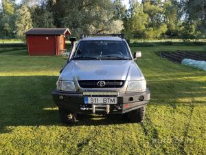Grey Toyota Hilux 2004 in Paide, with an engine capacity of 2.50 L and mileage of 269 thousand km for 19999 €, photo 1 on AUTOMOTO.COM.LV