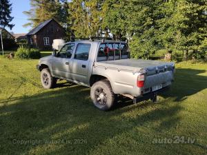 Grey Toyota Hilux 2004 in Paide, with an engine capacity of 2.50 L and mileage of 269 thousand km for 19999 €, photo 3 on AUTOMOTO.COM.LV